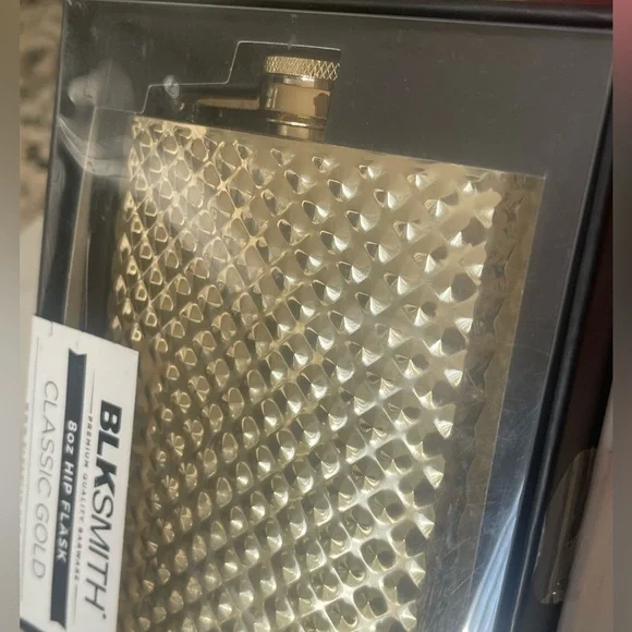 BLKSMITH | Dining | Blksmith Premium 8oz Hip Flask Gold Oil Slick ...